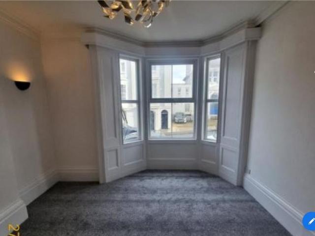 1 bedroom ground floor flat to rent