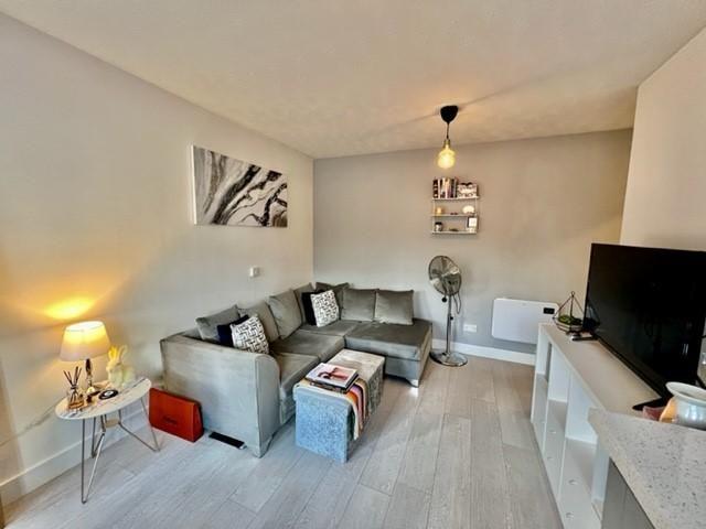 1 bedroom ground floor flat to rent
