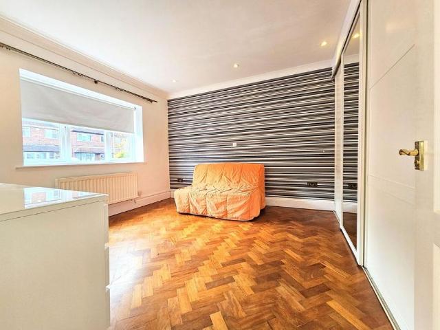 1 bedroom ground floor flat to rent