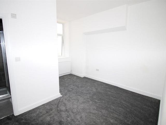 1 bedroom ground floor flat to rent