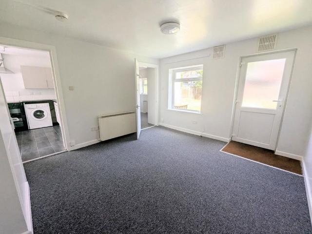 1 bedroom ground floor flat to rent