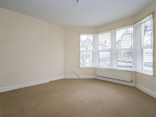 1 bedroom ground floor flat to rent