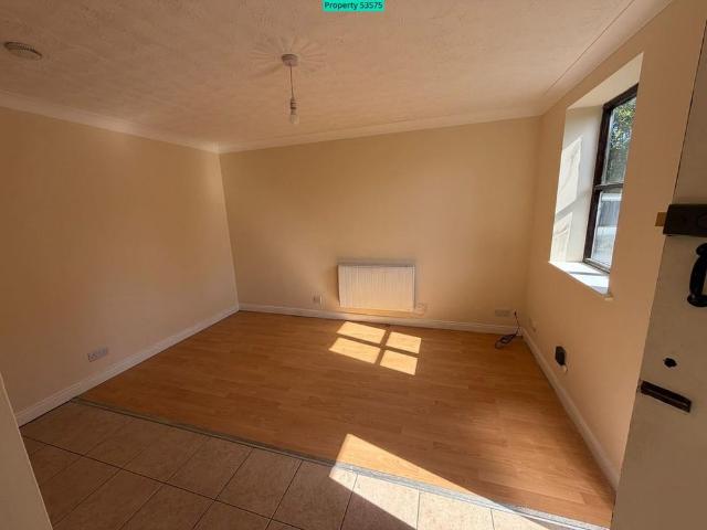 1 bedroom ground floor flat to rent