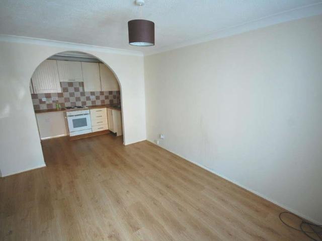 1 bedroom ground floor flat to rent