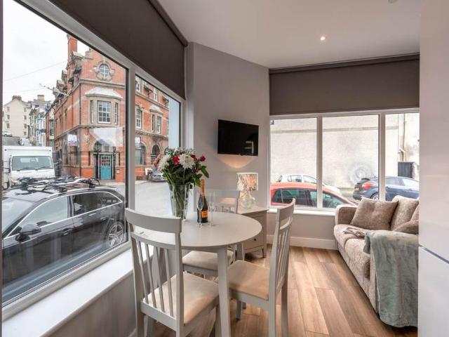1 bedroom ground floor flat to rent