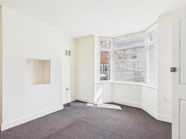 1 bedroom ground floor flat to rent