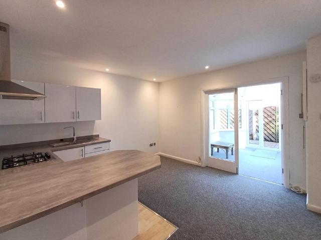 1 bedroom ground floor flat to rent
