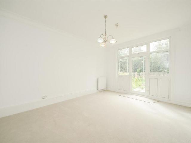 1 bedroom ground floor flat to rent