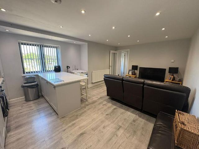 1 bedroom ground floor flat to rent