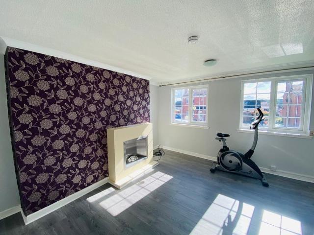 1 bedroom ground floor flat to rent