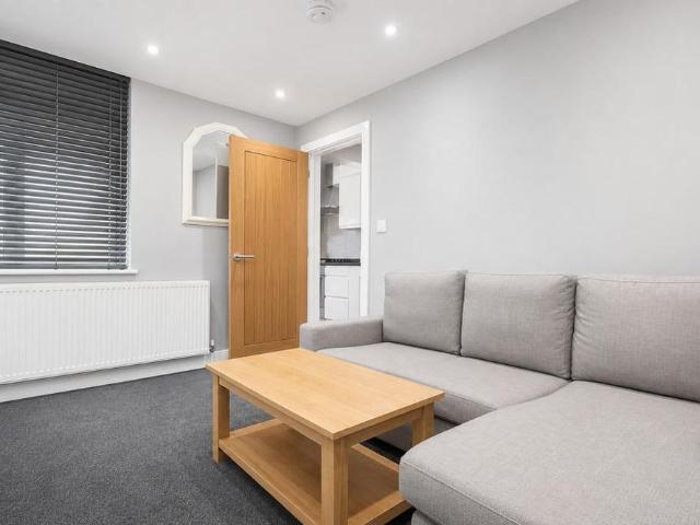 1 bedroom ground floor flat to rent