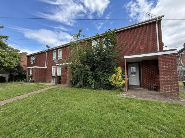 1 bedroom ground floor flat to rent