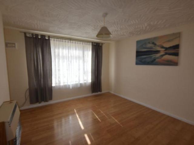 1 bedroom ground floor flat to rent