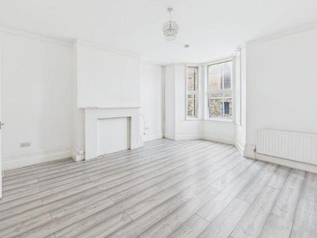 1 bedroom ground floor flat to rent