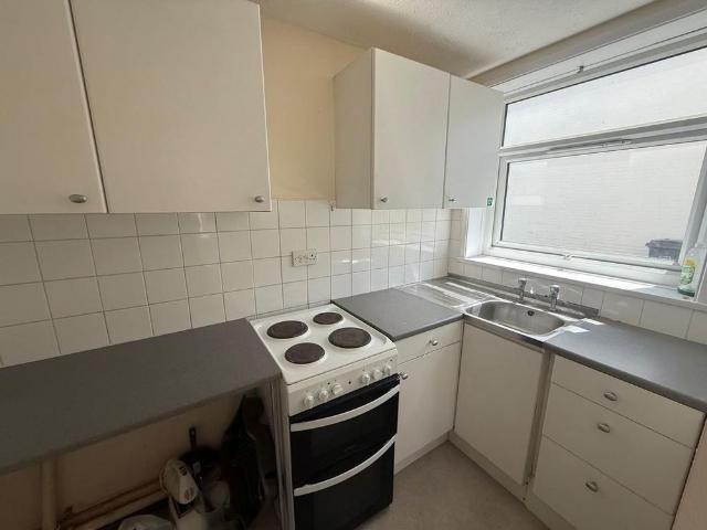 1 bedroom ground floor flat to rent