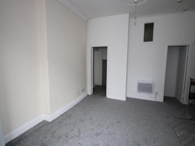 1 bedroom ground floor flat to rent