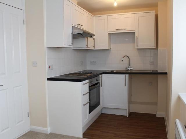 1 bedroom ground floor flat to rent
