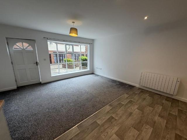 1 bedroom ground floor flat to rent