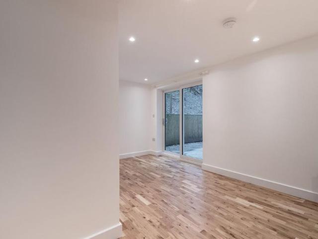 1 bedroom ground floor flat to rent