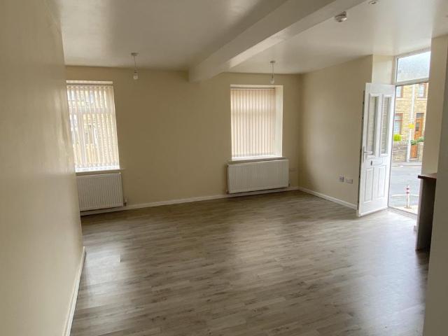 1 bedroom ground floor flat to rent