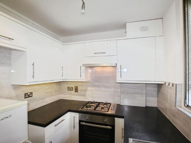 1 bedroom ground floor flat to rent