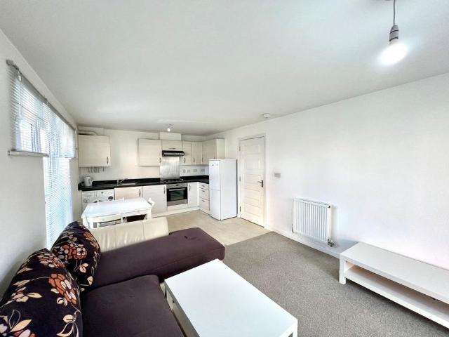 1 bedroom ground floor flat to rent