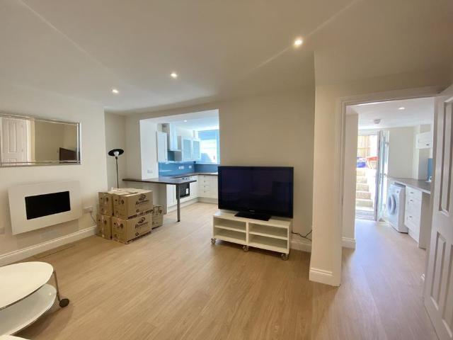 1 bedroom ground floor flat to rent