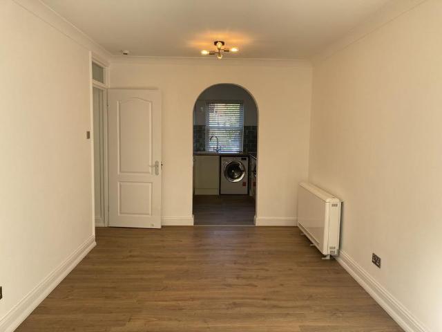 1 bedroom ground floor flat to rent