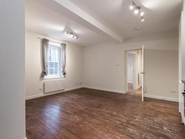 1 bedroom ground floor flat to rent
