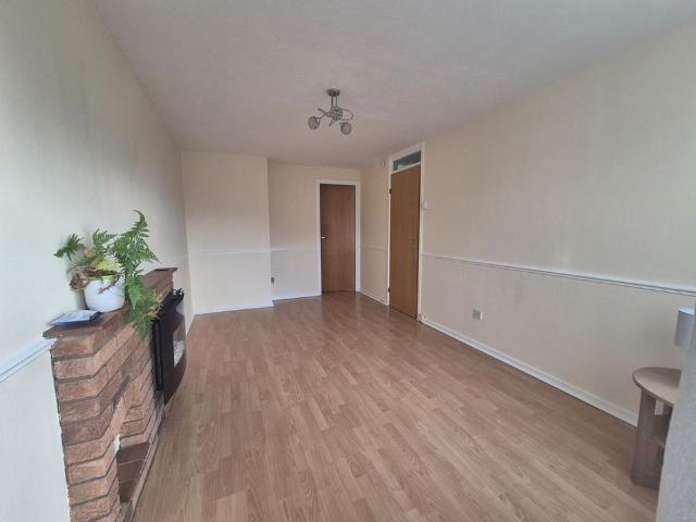1 bedroom ground floor flat to rent
