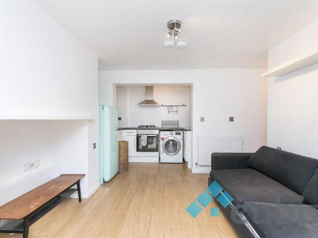 1 bedroom ground floor flat to rent