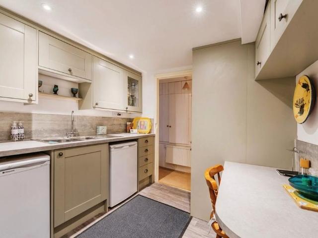 1 bedroom ground floor flat to rent