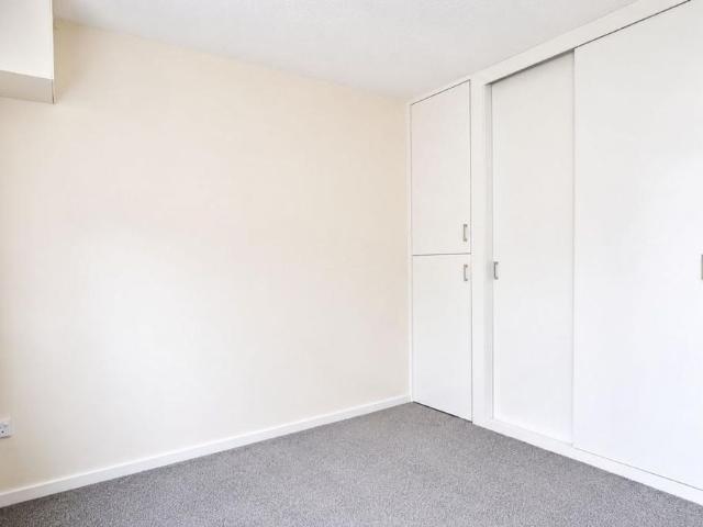 1 bedroom ground floor flat to rent