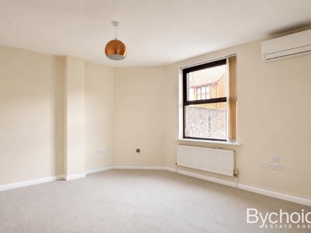 1 bedroom ground floor flat to rent