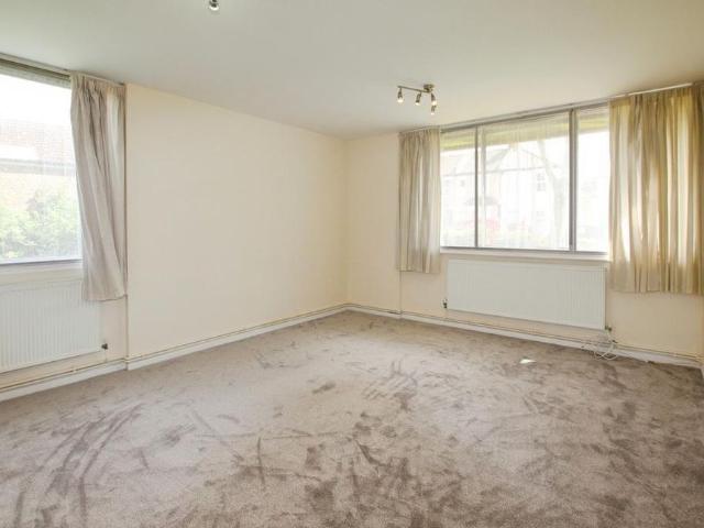 1 bedroom ground floor flat to rent