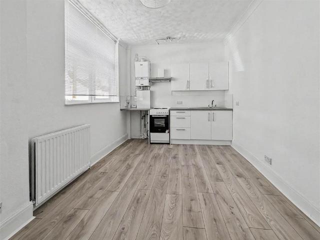 1 bedroom ground floor flat to rent