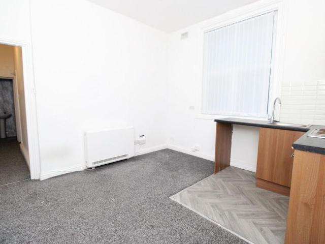 1 bedroom ground floor flat to rent