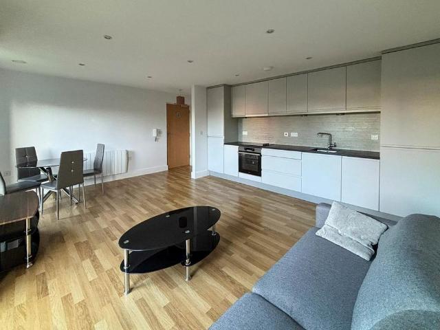 1 bedroom ground floor flat to rent