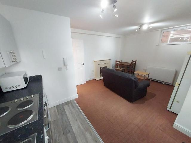 1 bedroom ground floor flat to rent
