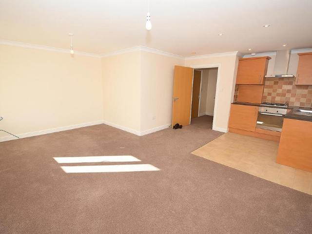 1 bedroom ground floor flat to rent