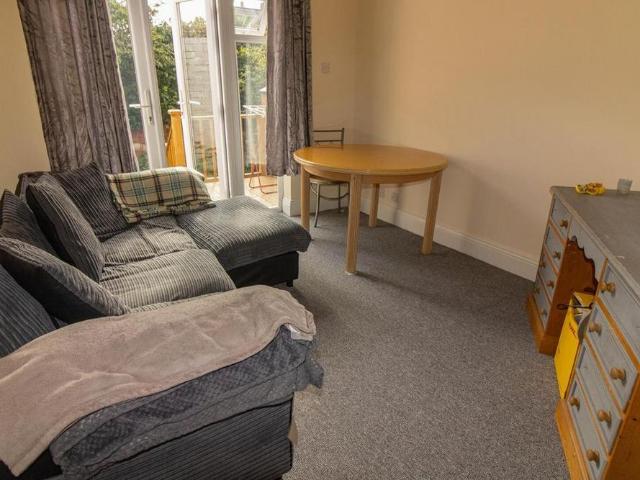 1 bedroom ground floor flat to rent