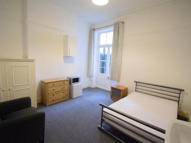 1 bedroom ground floor flat to rent