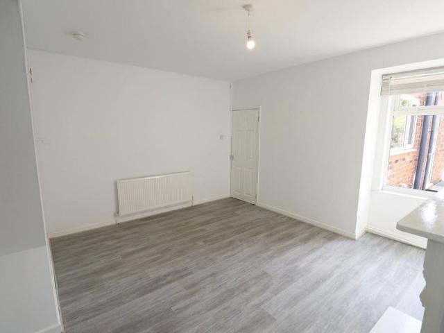 1 bedroom ground floor flat to rent