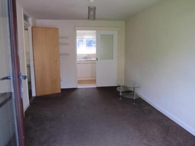 1 bedroom ground floor flat to rent