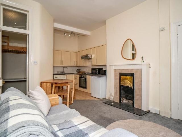 1 bedroom ground floor flat to rent