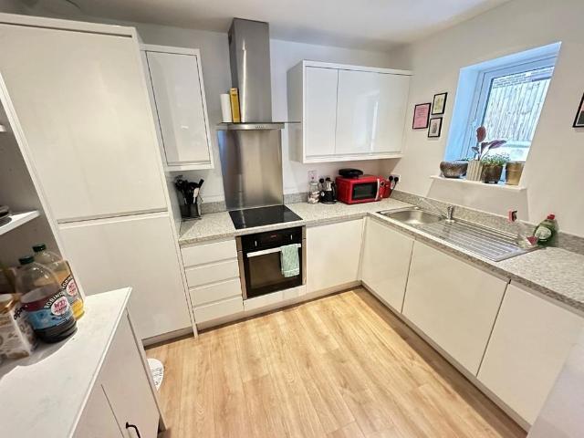 1 bedroom ground floor flat to rent