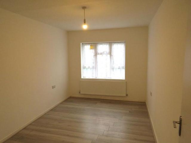 1 bedroom ground floor flat to rent