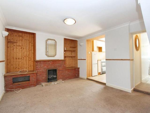 1 bedroom ground floor flat to rent