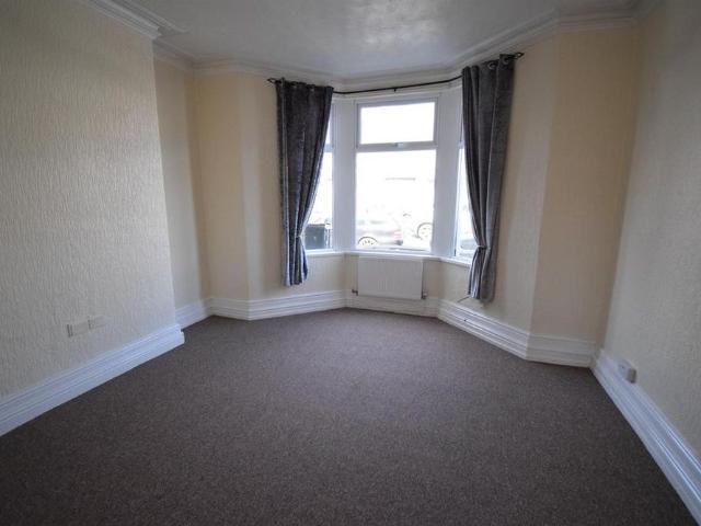1 bedroom ground floor flat to rent