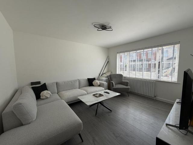 1 bedroom ground floor flat to rent
